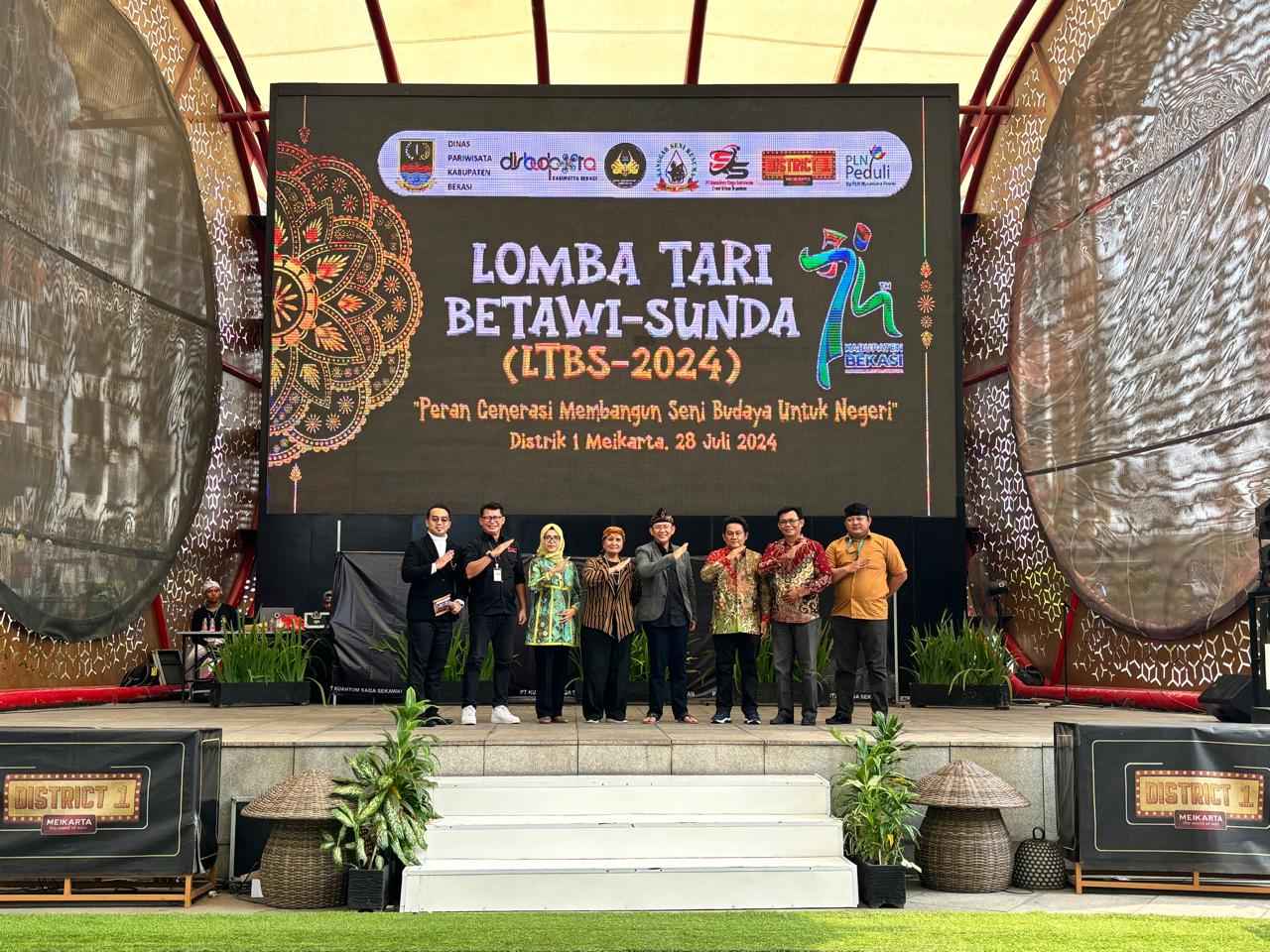 Hadiri Lomba Tari Betawi-Sunda, Dani Ramdan Dukung Generasi Muda Lestarikan Budaya Kabupaten Bekasi